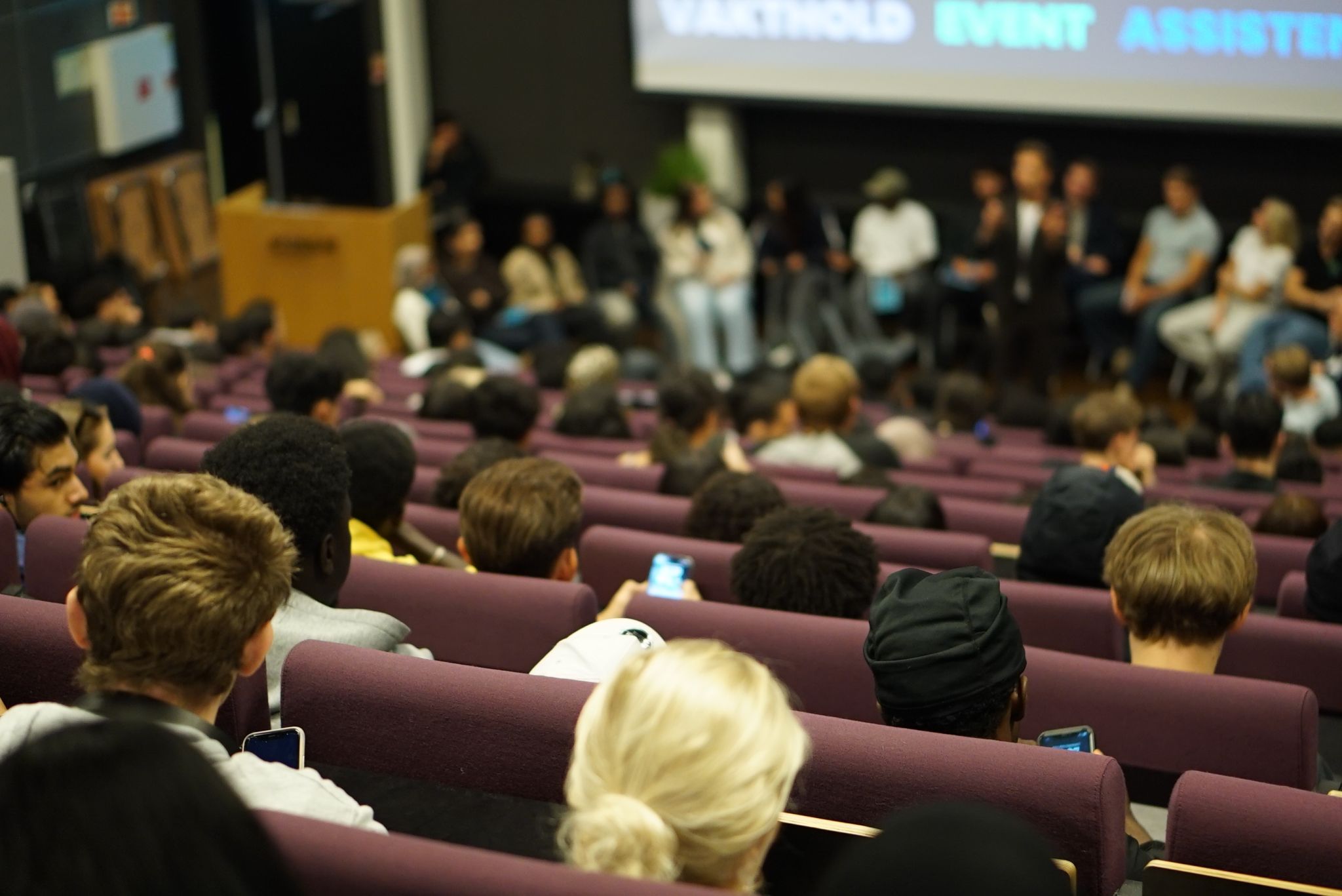 Verdens viktigste jobb! OsloKollega åpnet sesong 2 på Kuben vgs